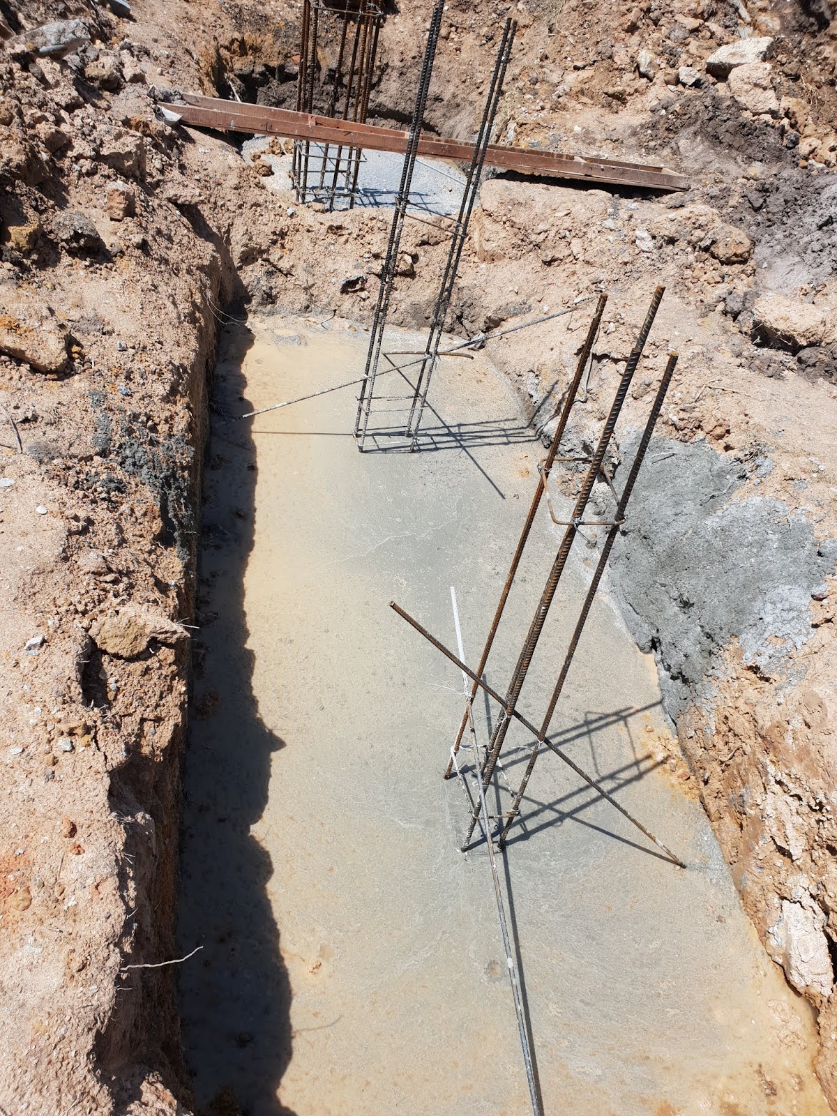 Pengalaman Membina Banglo Sendiri: Konkrit Footing dan Kambus Lubang