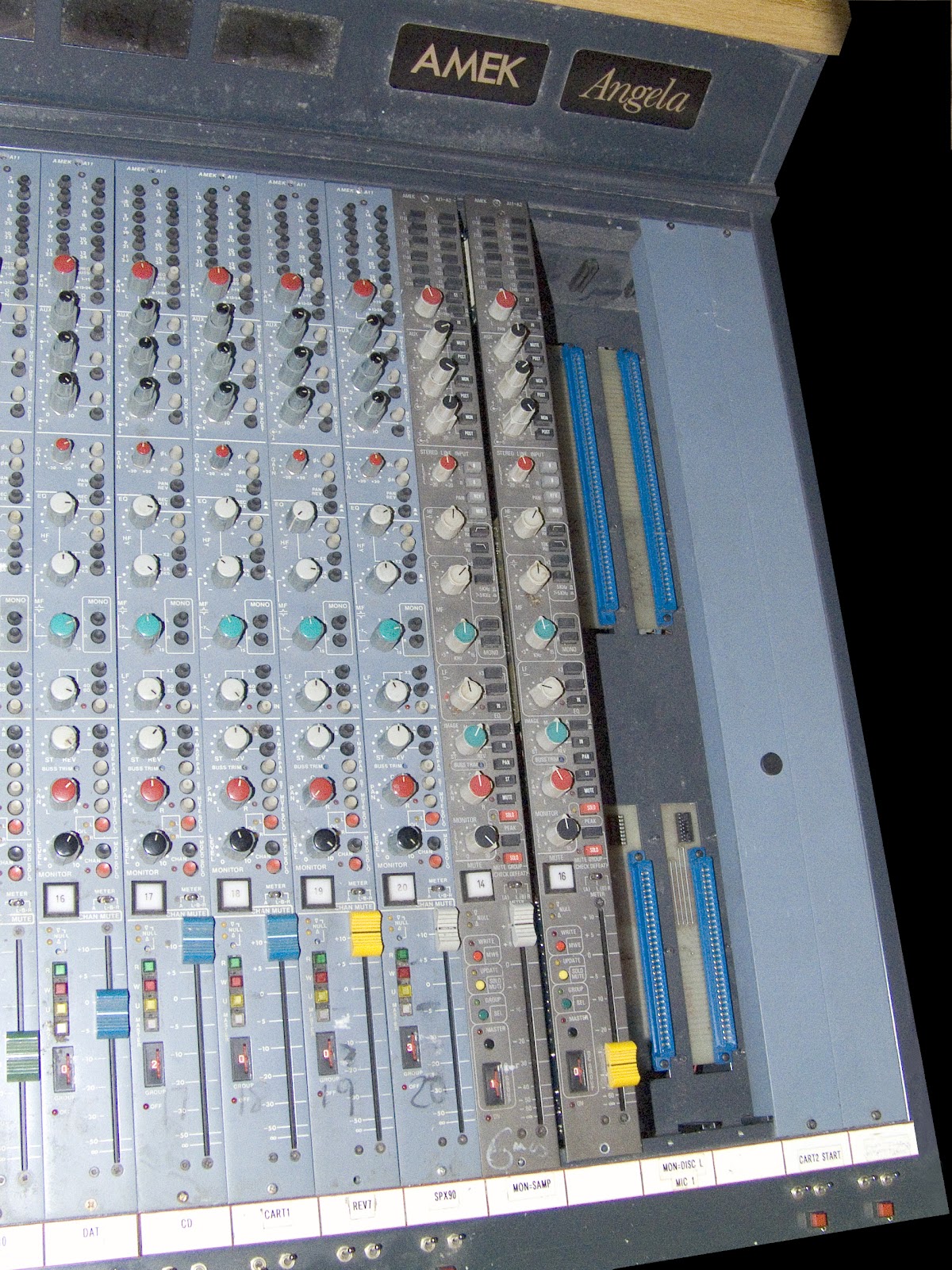 Vintage Audio Workshop: Amek Angela Mixing Desk Part 1