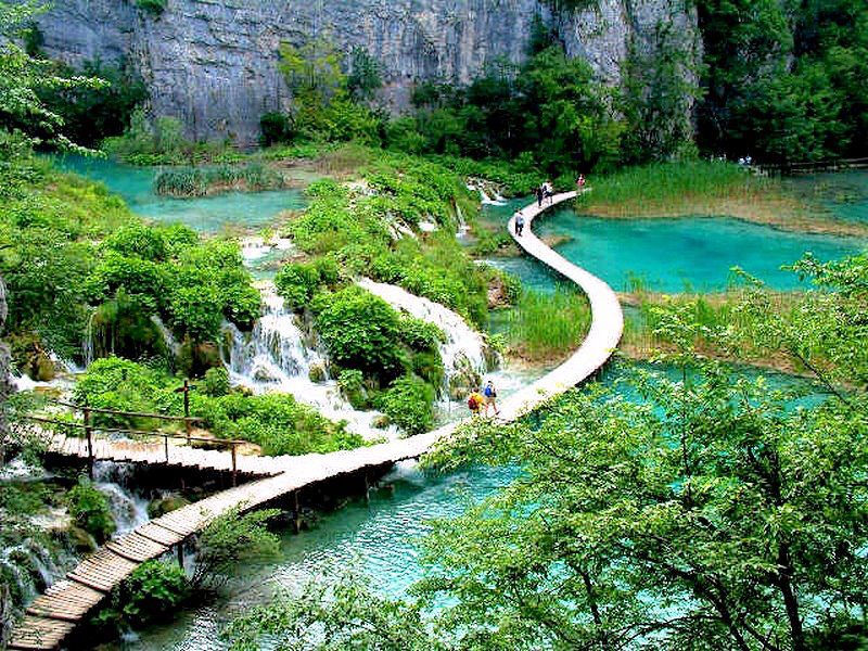 Berjalan Ditemani Keindahan Alam... - Relaks Minda