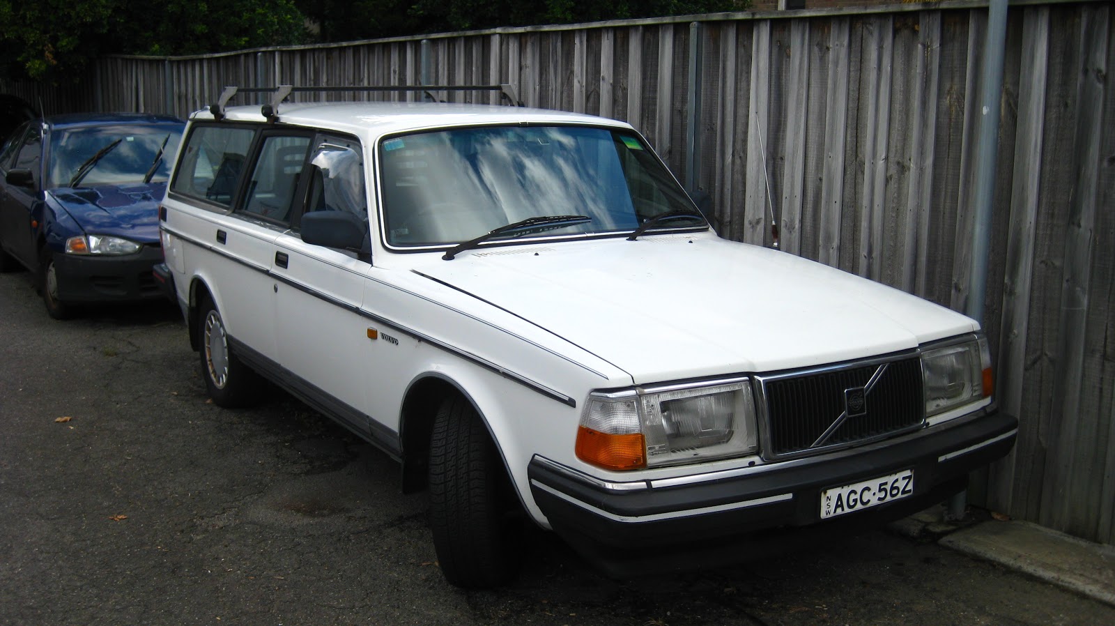Aussie Old Parked Cars: 1989 Volvo 240 GL Wagon