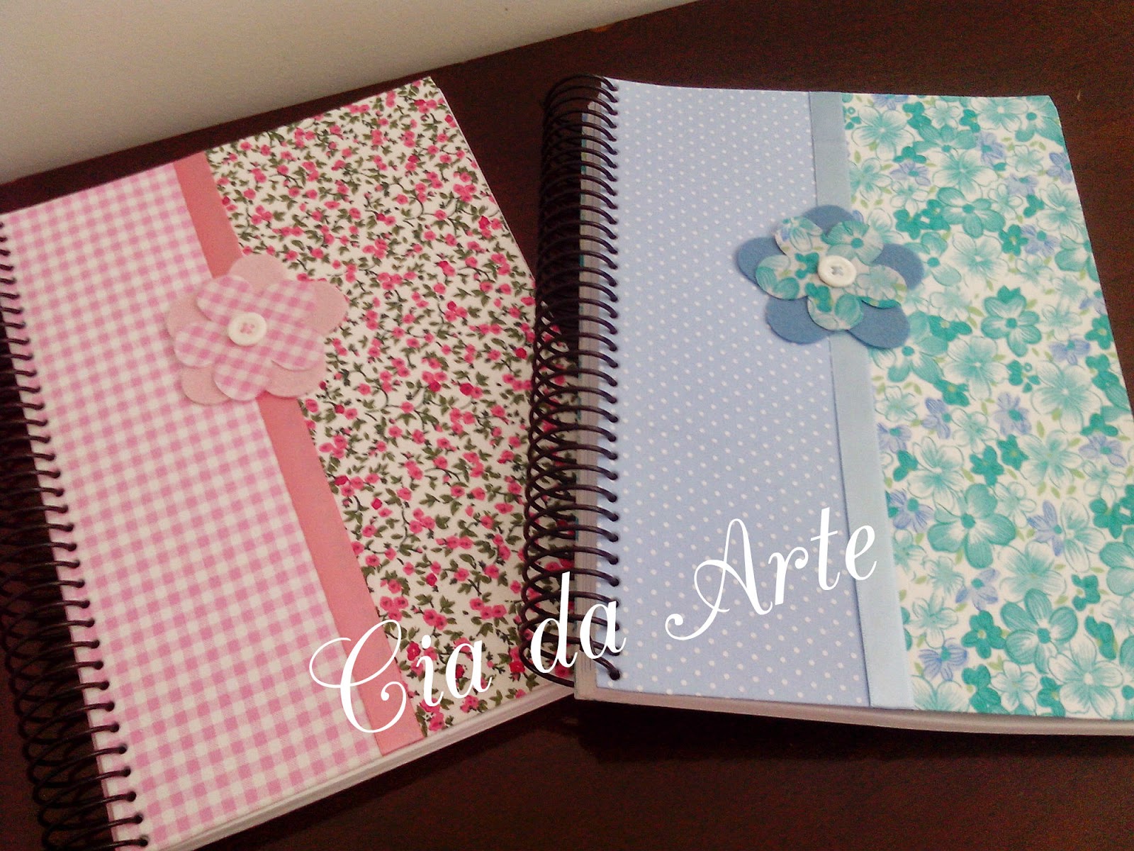 Cia da Arte: Cadernos Forrados com tecidos.