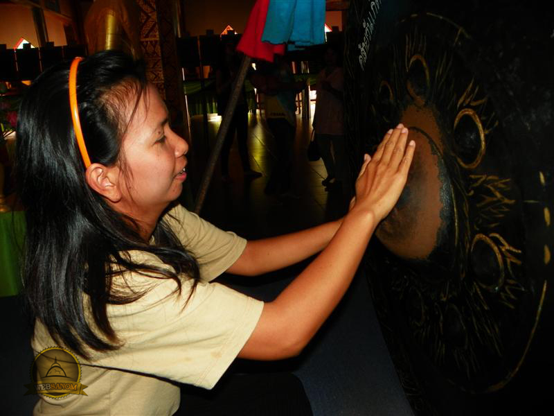 WEBSANOM - เว็บสนม: พระธาตุเรืองรอง ( Pra That Reung Rong )