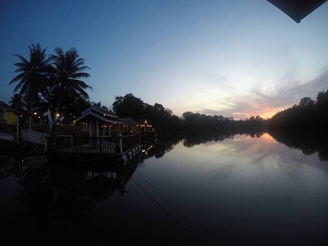 CEMARA RIVERVIEW CHALET - RUMAH RAKIT KUALA ROMPIN