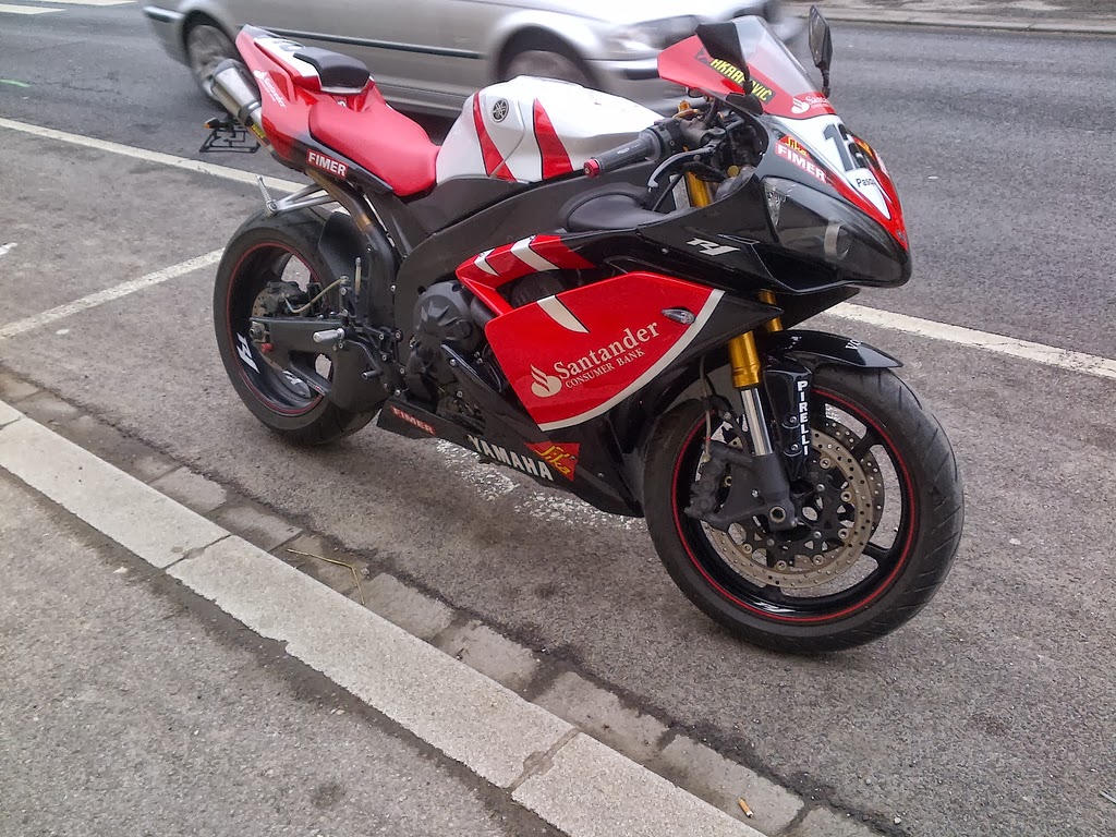 See Best Style: Yamaha YZF R1 santander