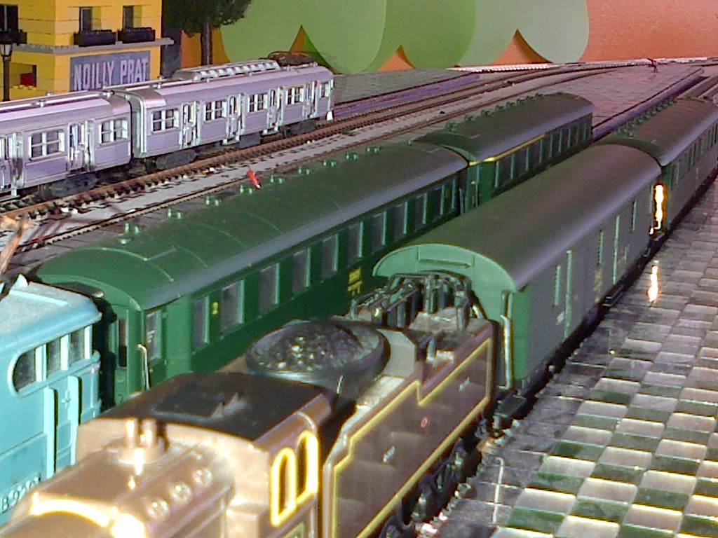 French Model Railway: Some pictures of H0 scale rolling stock.