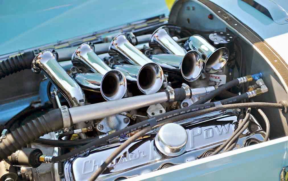 MOPAR HEMI ENGINE: GOLDEN OLDIE!