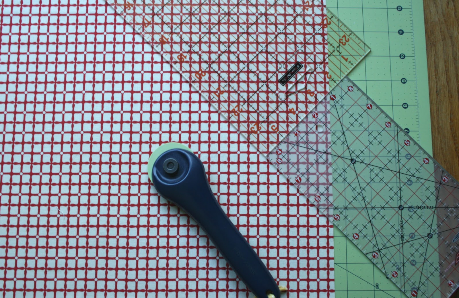 crazy mom quilts: one way to make bias binding