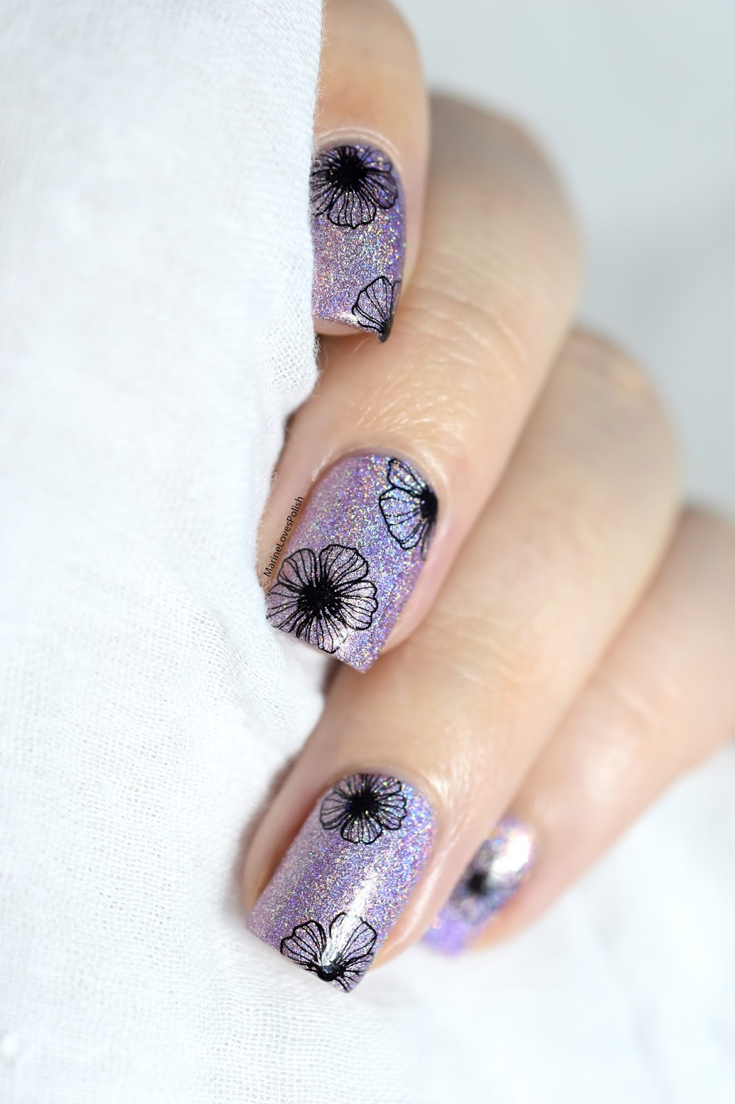 Nail art floral facile avec les Rub On Nail Decals de Bundle Monster