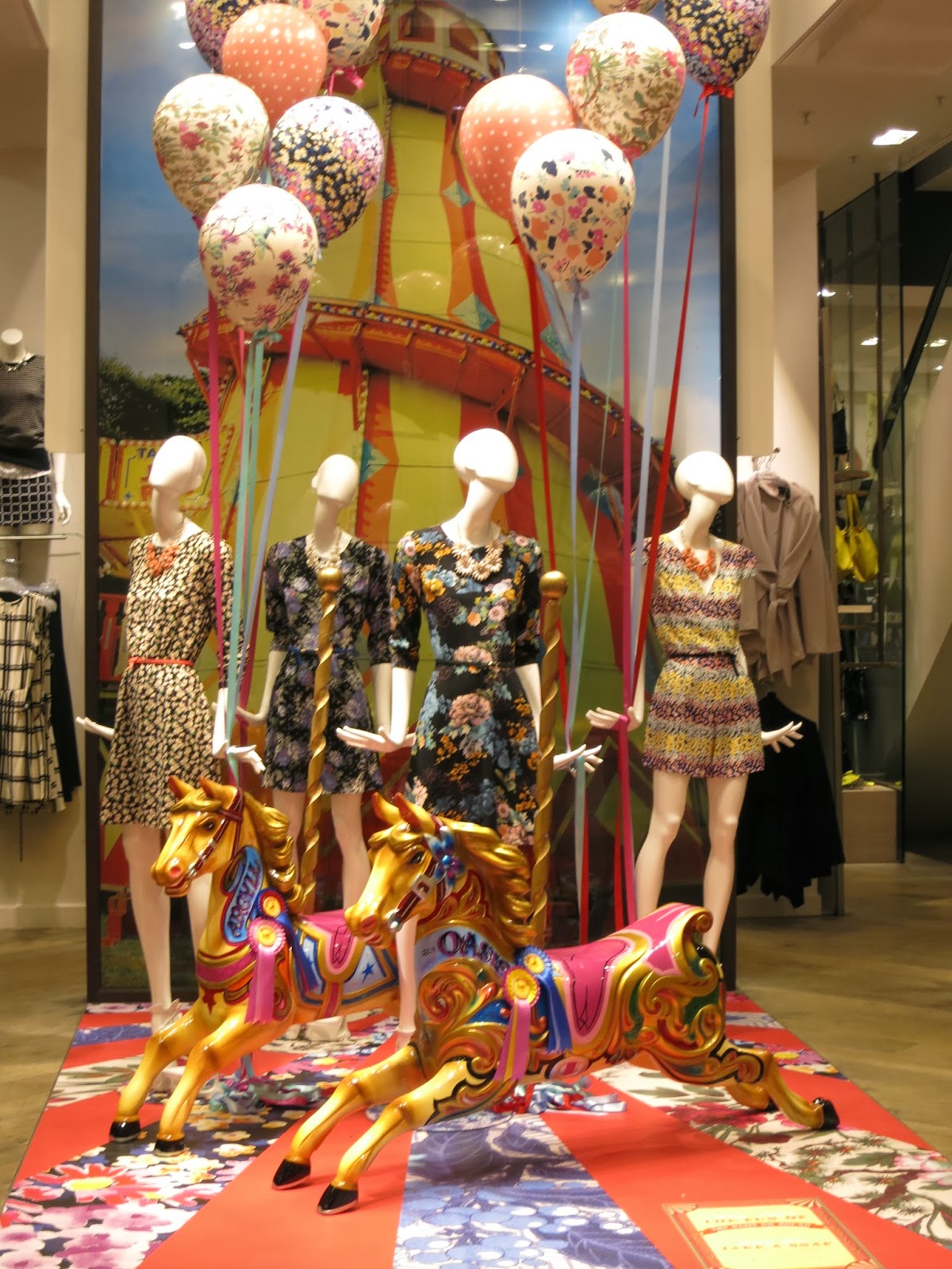 RetailStoreWindows.com: Oasis, London