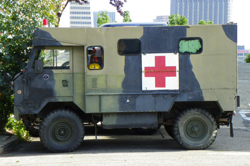 California Streets: San Francisco Street Sighting - 1975 Land Rover 101 ...