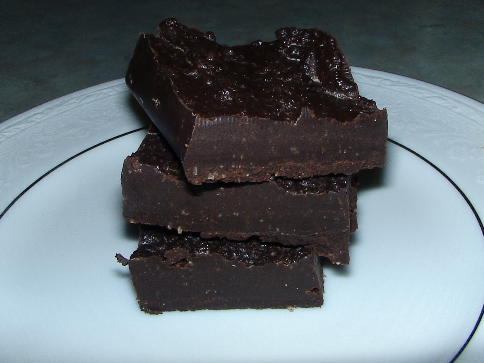 Decadent Dark Chocolate Fudge (Vegan & Refined Sugar-Free)