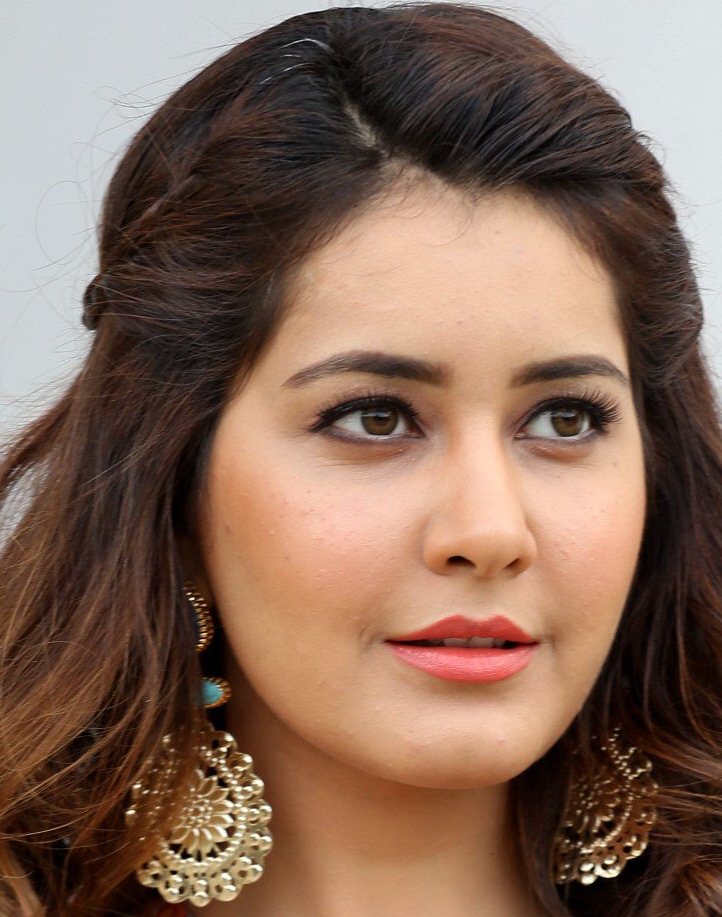 Telugu Actress Rashi Khanna Face Close Up Photos Gallery