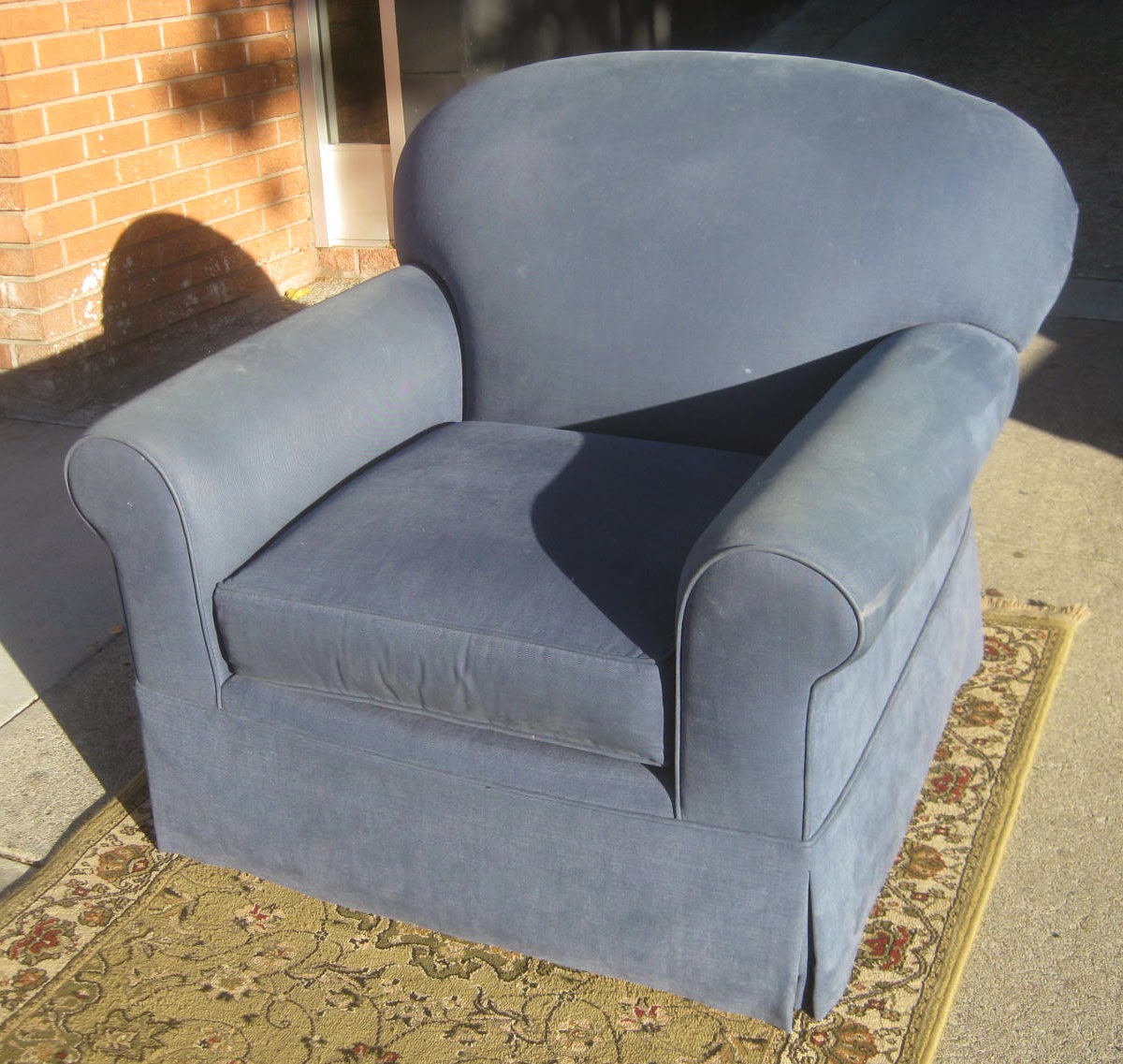 UHURU FURNITURE & COLLECTIBLES: SOLD - Blue Easy Chair - $40