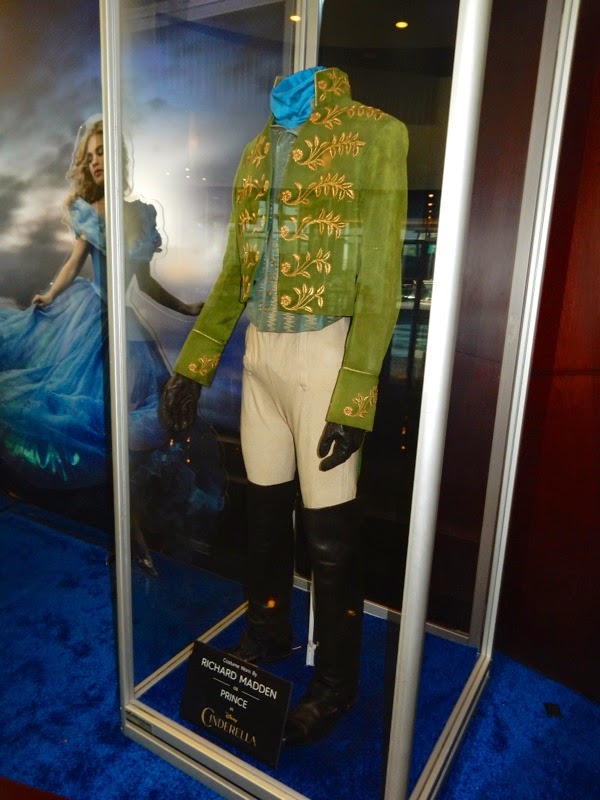 Hollywood Movie Costumes and Props: Lily James and Richard Madden's ...