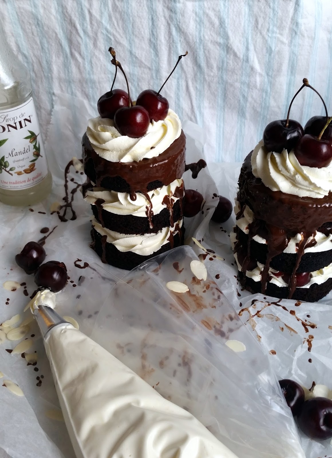 Sweet Heaven Cakes by Carina: Schoko-Kirsch-Törtchen