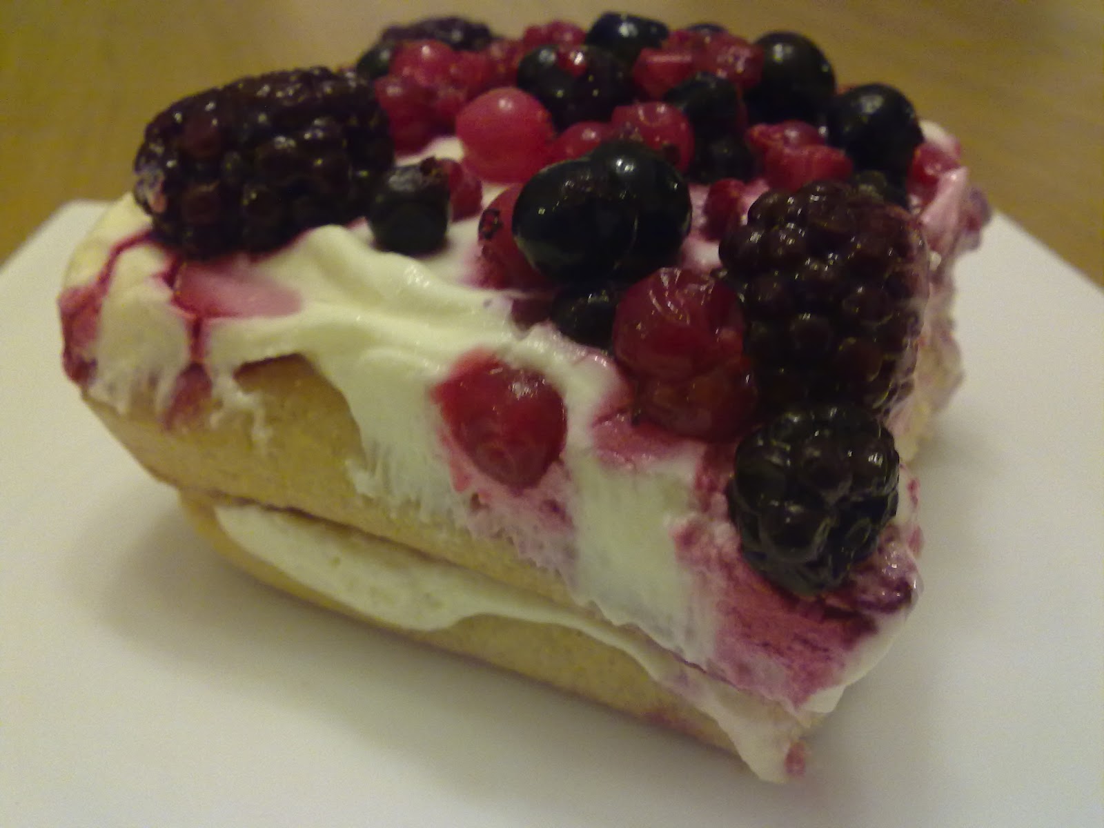 Ella's Kitchen: Tiramisu cu fructe de padure