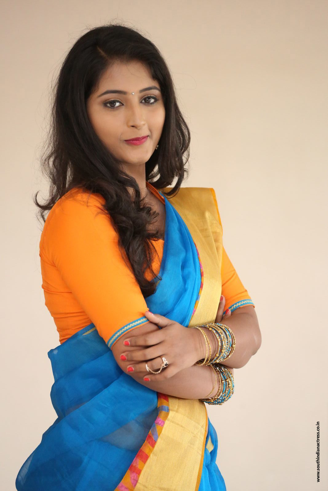 Teja Reddy hot navel show in saree stills - South Indian Actress