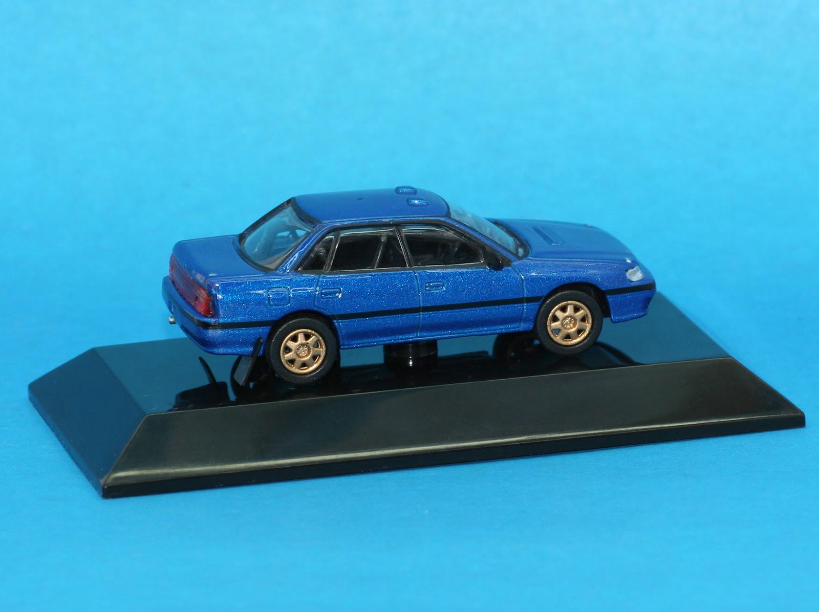 Incredible Mini Garage: Subaru Legacy RS 1989 CM's 1/64
