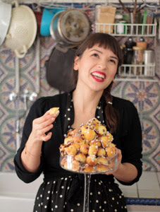 AnaViaja: A Pequena Cozinha em Paris traz receitas da chef Rachel Khoo