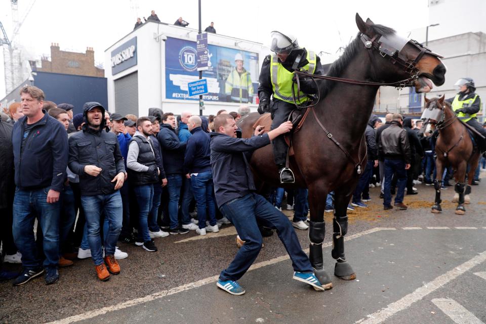 Football Hooligan Pictures: 2017