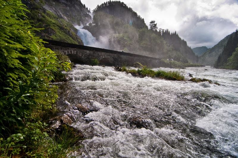 Låtefossen waterfall | Twin Waterfall in Oddadalen valley, Norway