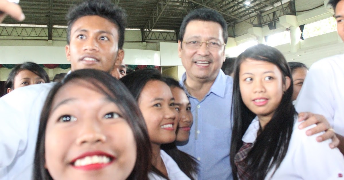 The Norluzonian: Sen. Lapid 'visits' UCV: Where was the forum?