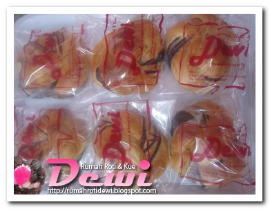 Roti manis (Rumah Roti Dewi) ~ Rumah Roti Dewi
