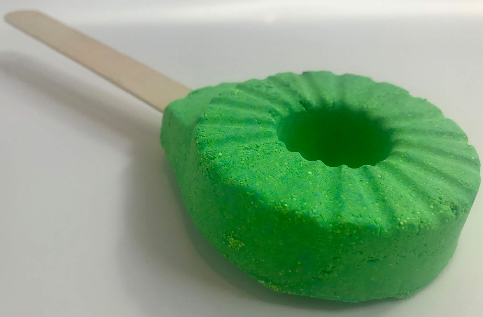 All Things Lush UK: I'm Forever Blowing Bubbles Reusable Bubble Bar