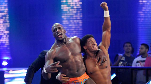 WWE In live!!!!: THE PRIME TIME PLAYERS vs PRIMO & EPICO