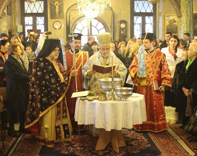 ΦΩΣ ΦΑΝΑΡΙΟΥ: ΤΑ ΘΕΟΦΑΝΕΙΑ ΣΤΟΝ ΑΓΙΟ ΣΤΕΦΑΝΟ ΓΕΣΗΛΚΙΟΪ ΠΡΟΕΞΑΡΧΟΝΤΟΣ ...