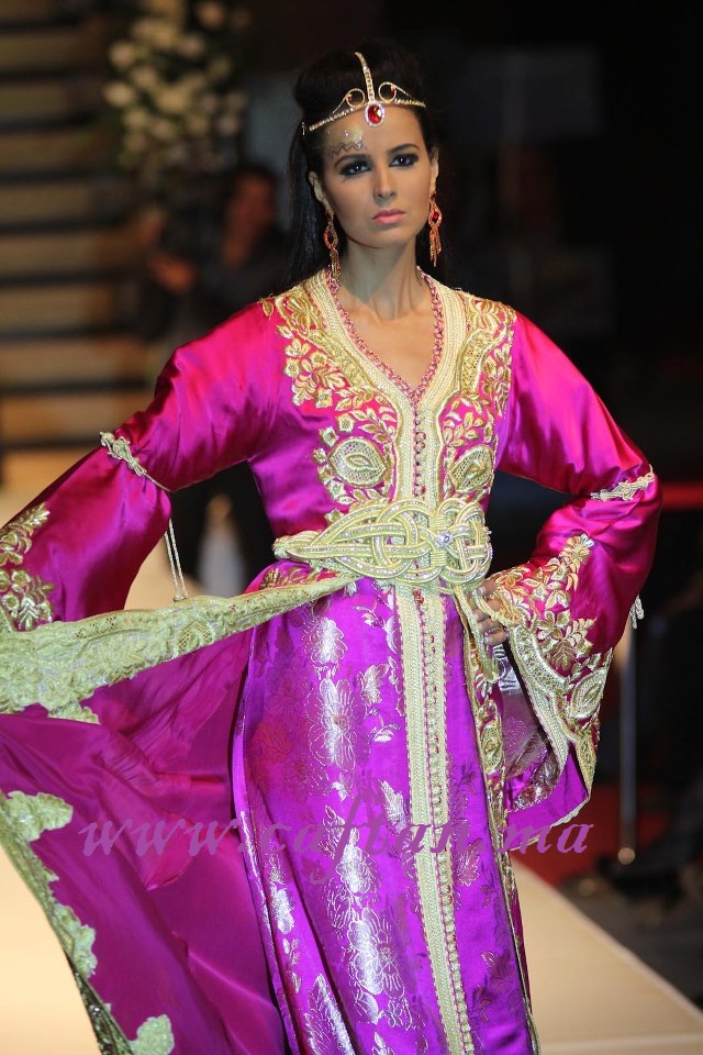Takchita rose fuchsia bien brodée :400 767 | Caftan.Ma