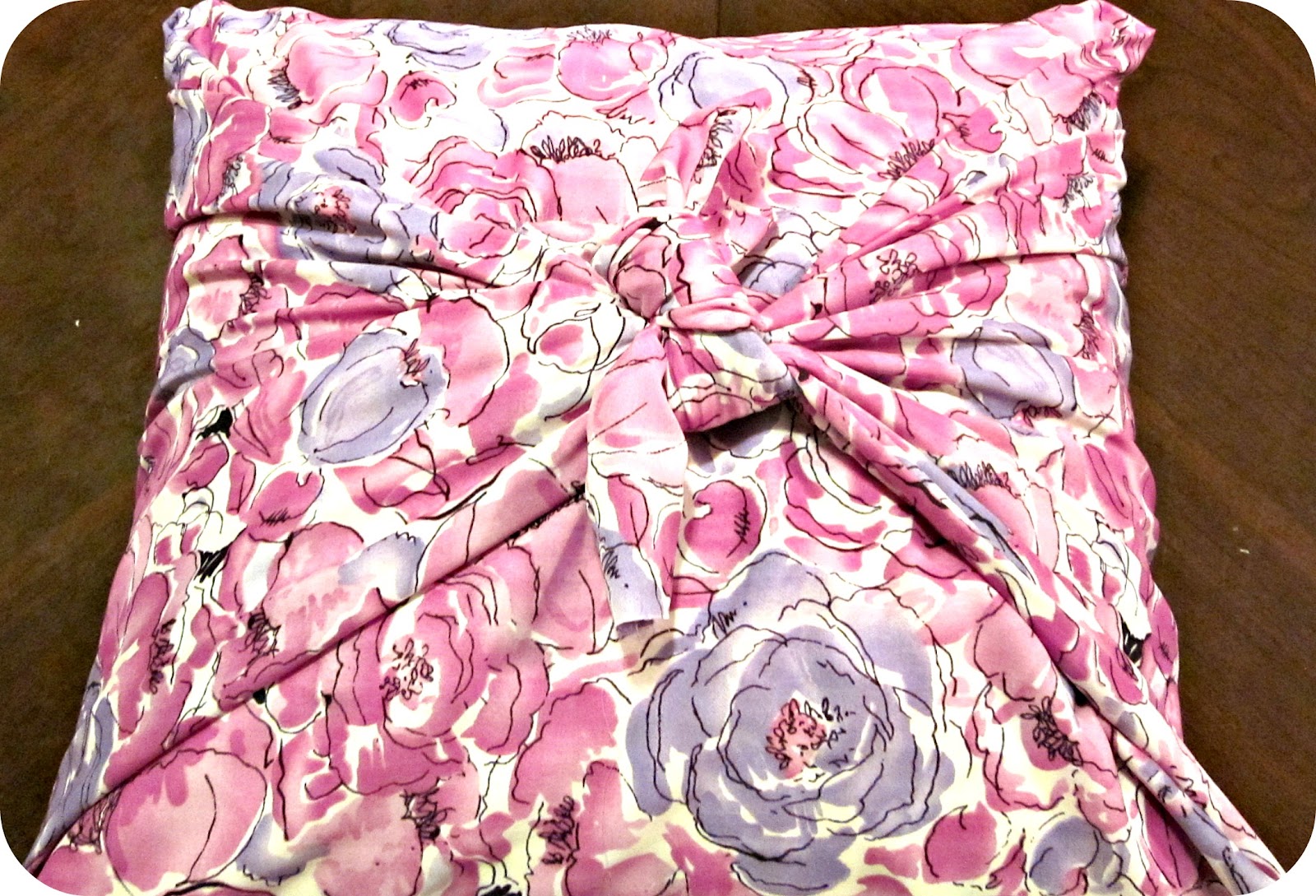 Live Gorgeously: No Sew Pillow Tutorial!