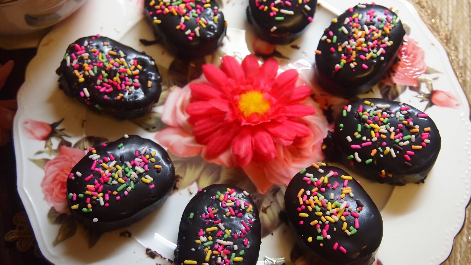 LUWEEH KITCHEN : Polvoron ( Chocolate Coated)
