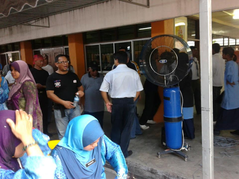 .Monologue.: Majlis Anugerah Kecemerlangan SMK DMS. (DI SEBALIK TABIR)