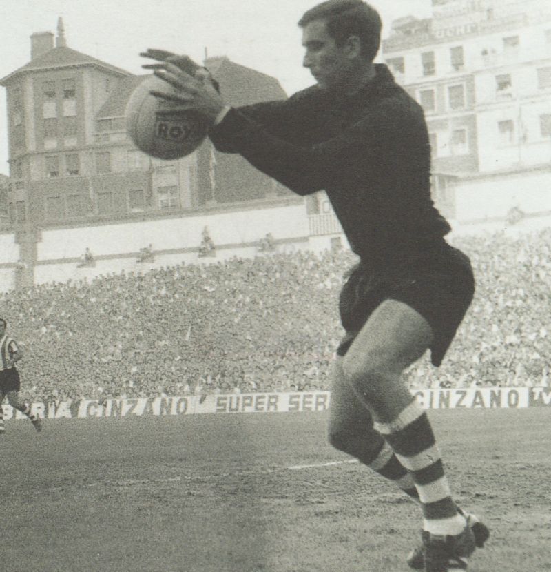 Zuri Gorri: 100% Athletic Club: Iribar, nace el mito