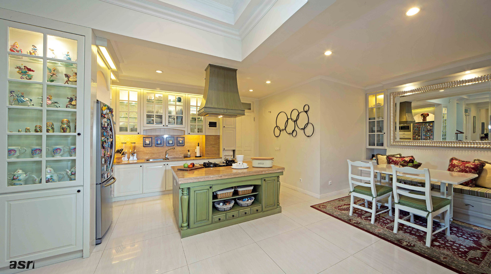 The Warmth Of A Classic European-Style Dining Room - Just Another Home ...