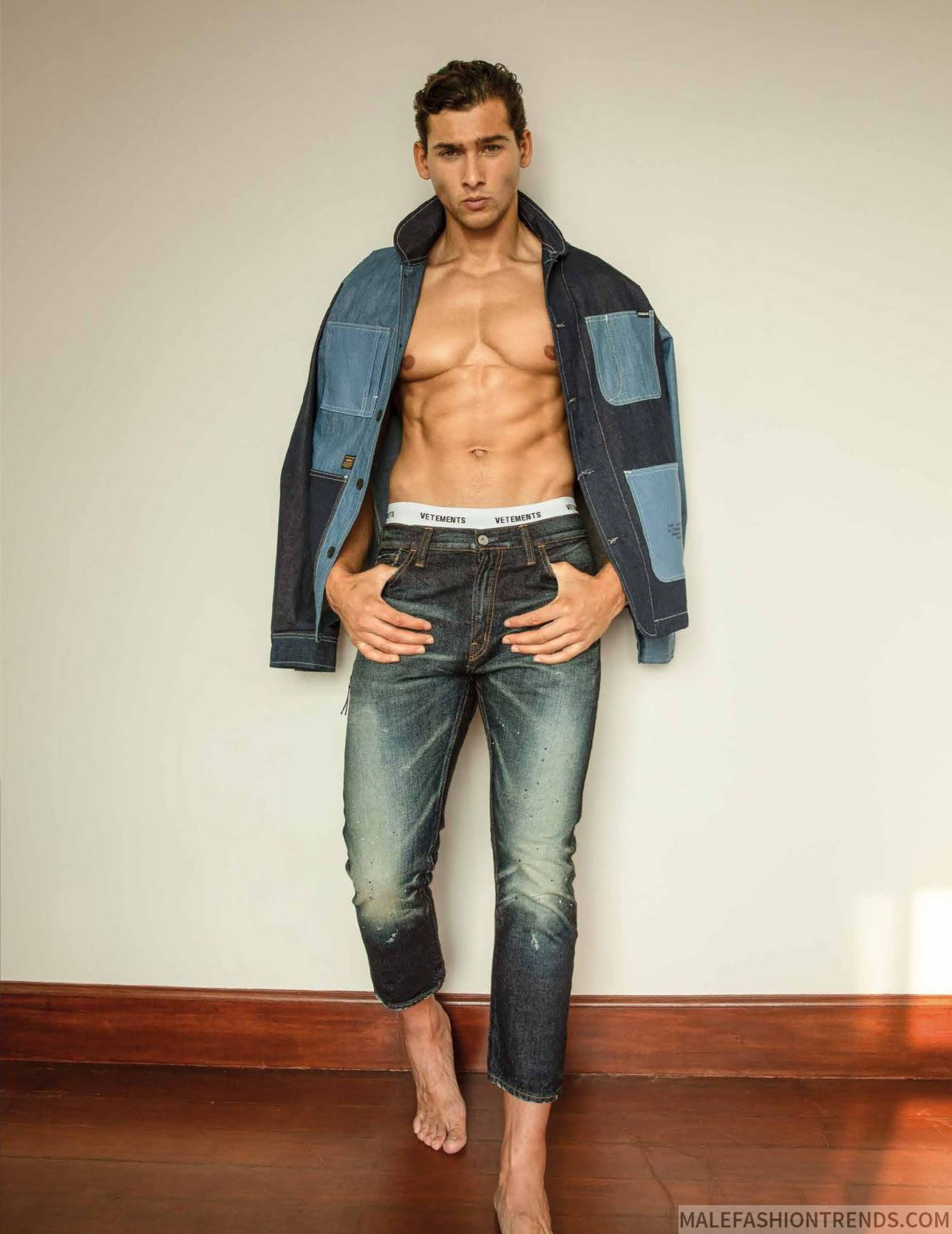 Armando Mayr para DAMAN Magazine en fotos de Ronald Liem