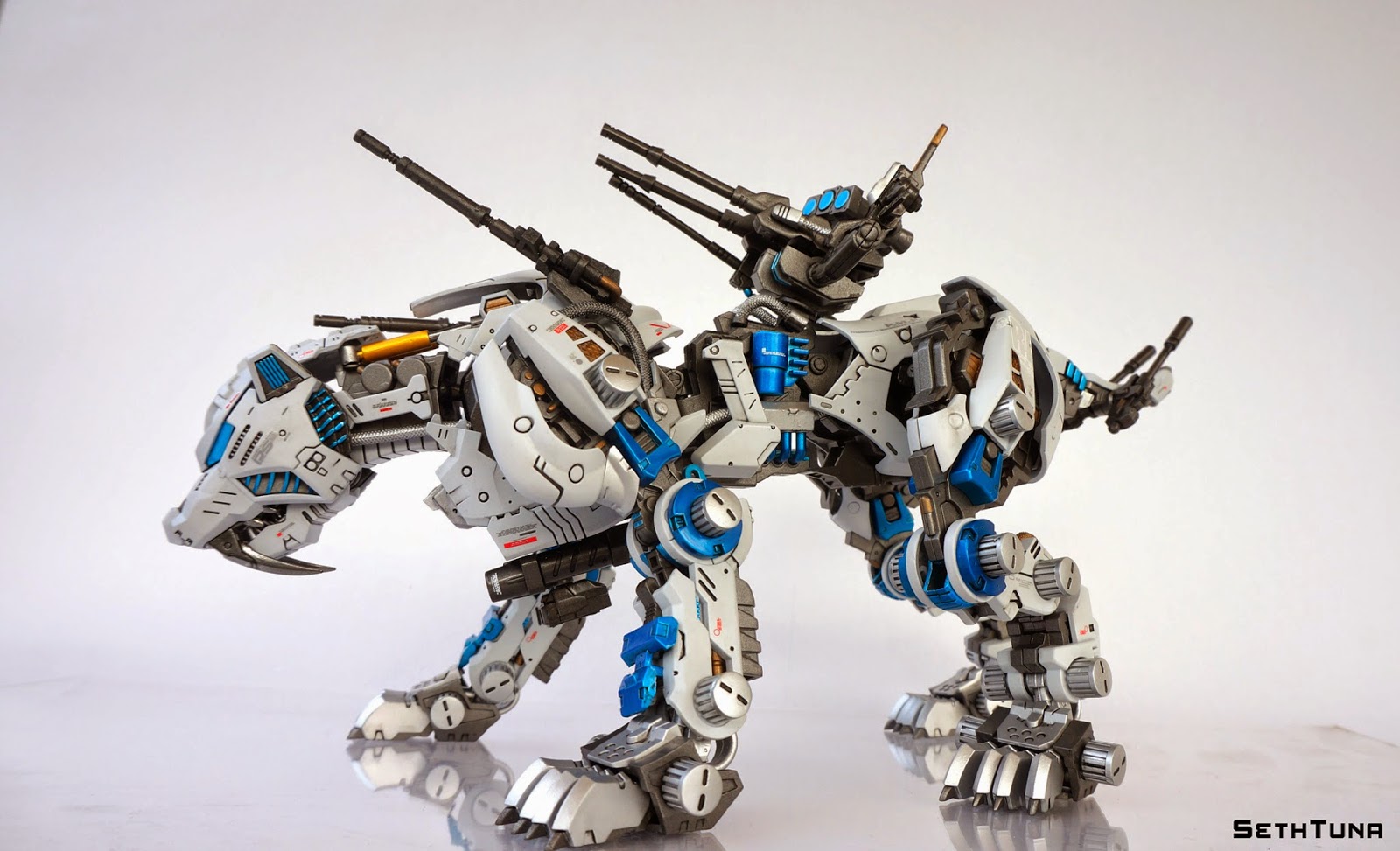 HMM 1/72 ZOIDS SABER TIGER FROSTBYTE by SethTuna