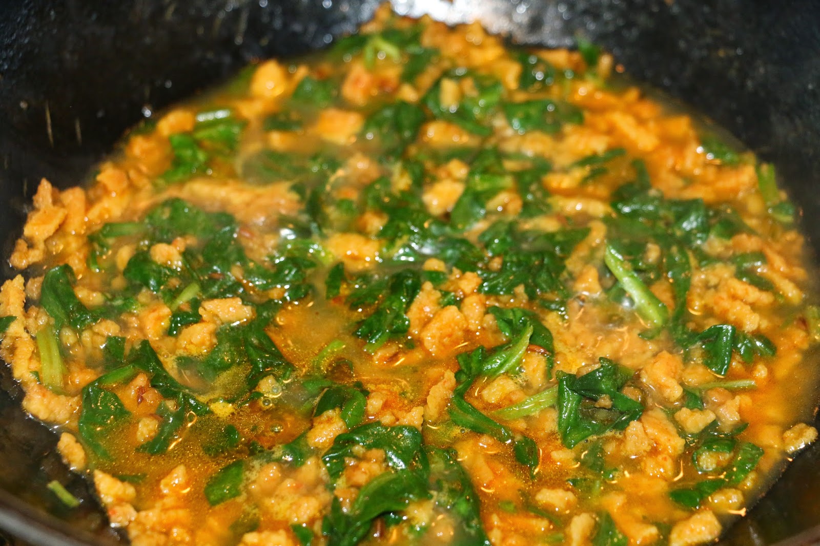yummy delight for u: Mangodi Palak Curry Recipe, How to make Mangodi Palak