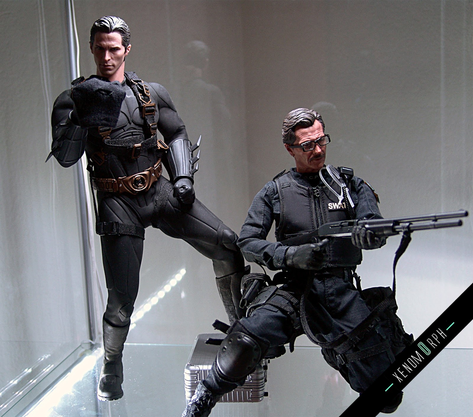 Hot Toys Lt. Jim Gordon 1/6 - Photo and video review