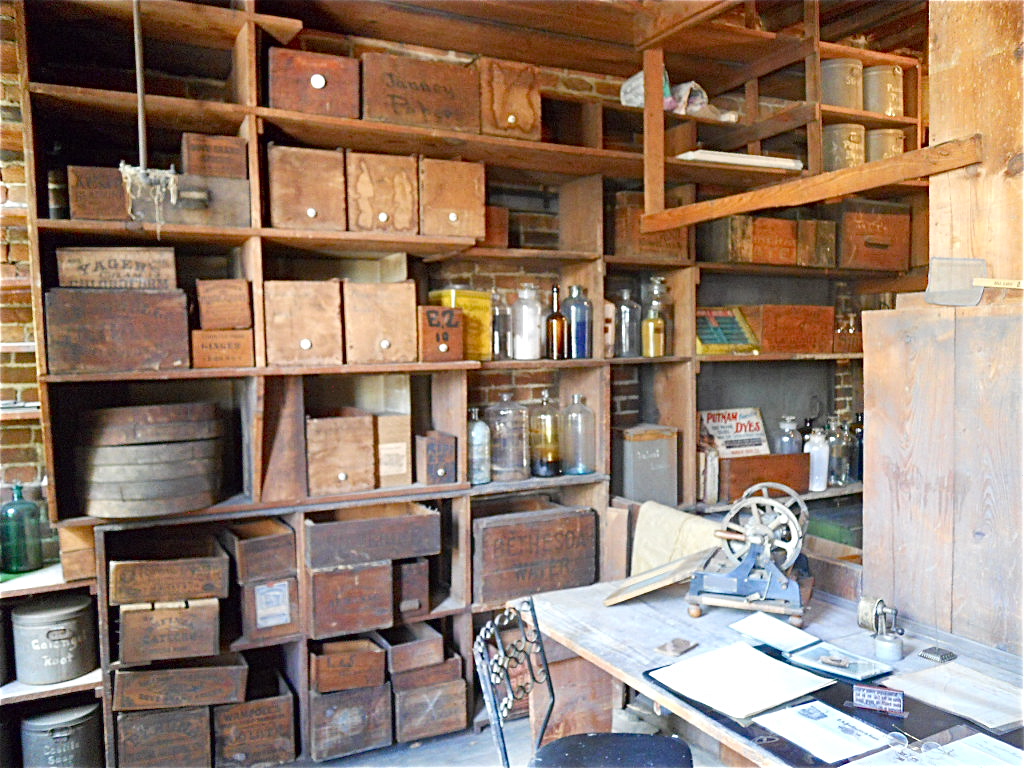 Spring Water Designs: Roaming Around in Old Town