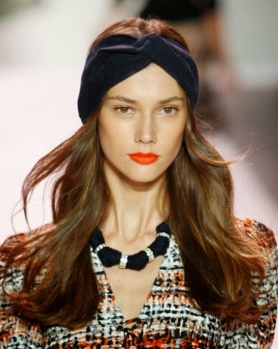 Rosy Gold Bebe: Red Lips