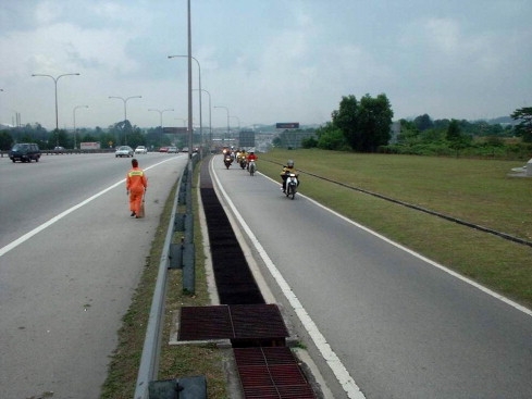 My Simple Life ©: Motorcycle Lane in Malaysia