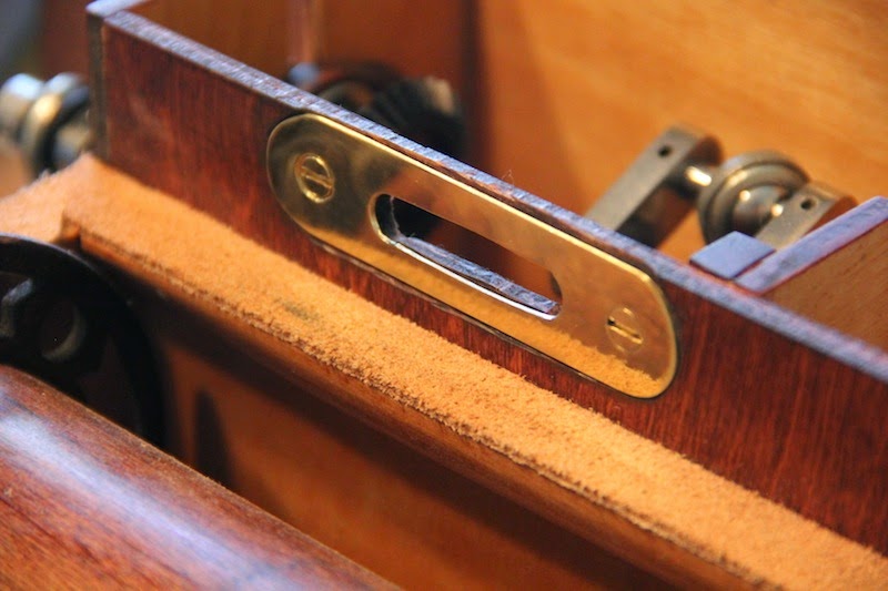 Building a Homemade Crank Organ: Lid catch