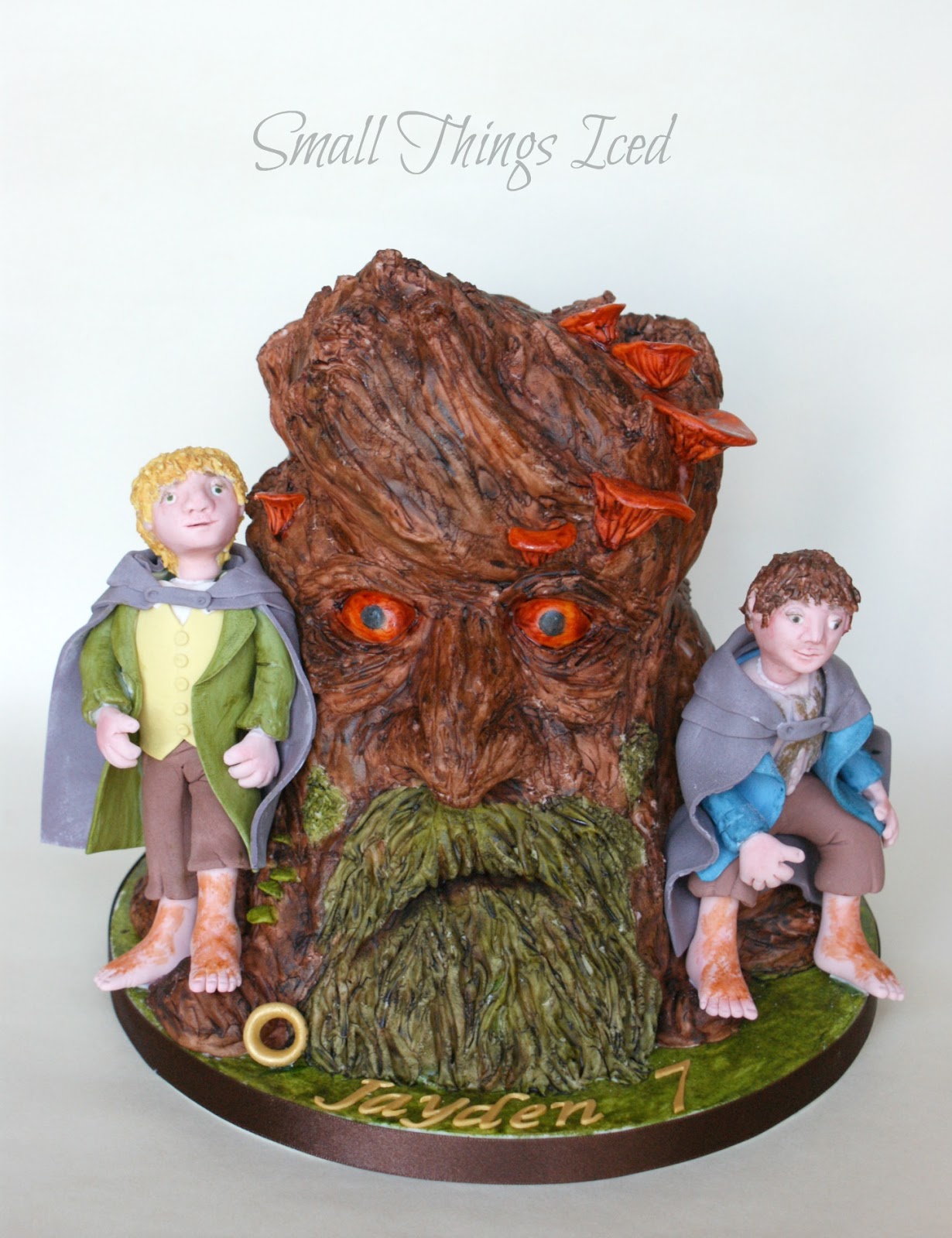 Small Things Iced: TreeBeard Cake "Lord of the Rings"