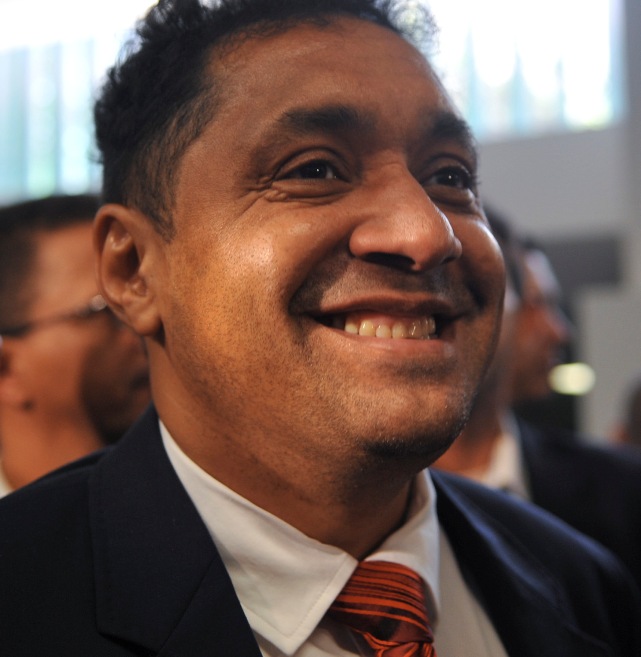 Tiririca lança CD sobre a experiência como deputado federal.