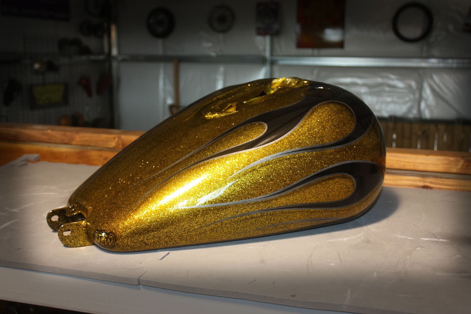 Online Motorcycle Paint Shop: Gold Metal Flake with black flames