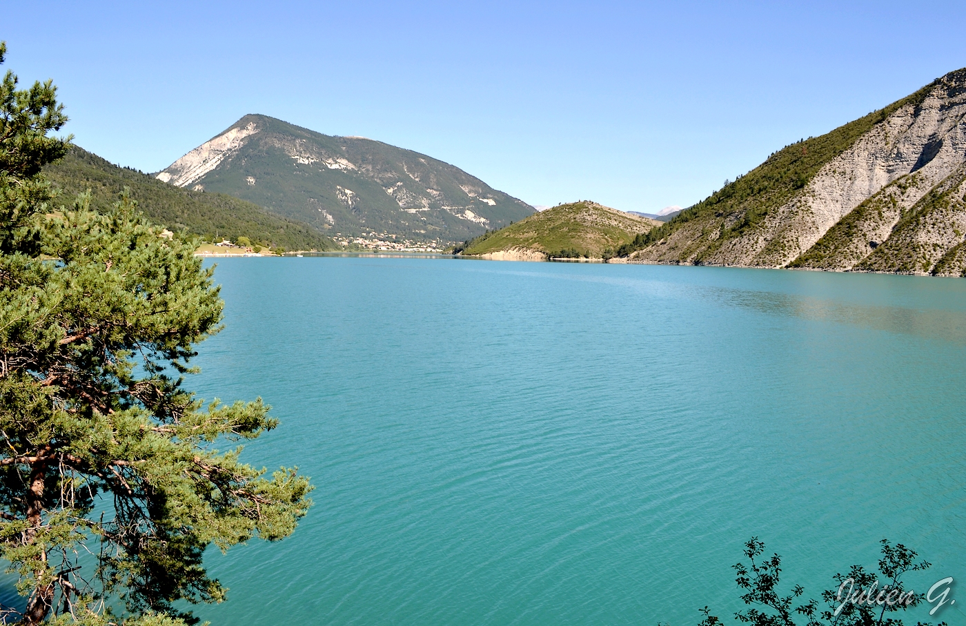 Coins du Monde: FRANCE - PACA - Le lac de Castillon et Saint-Julien-du ...