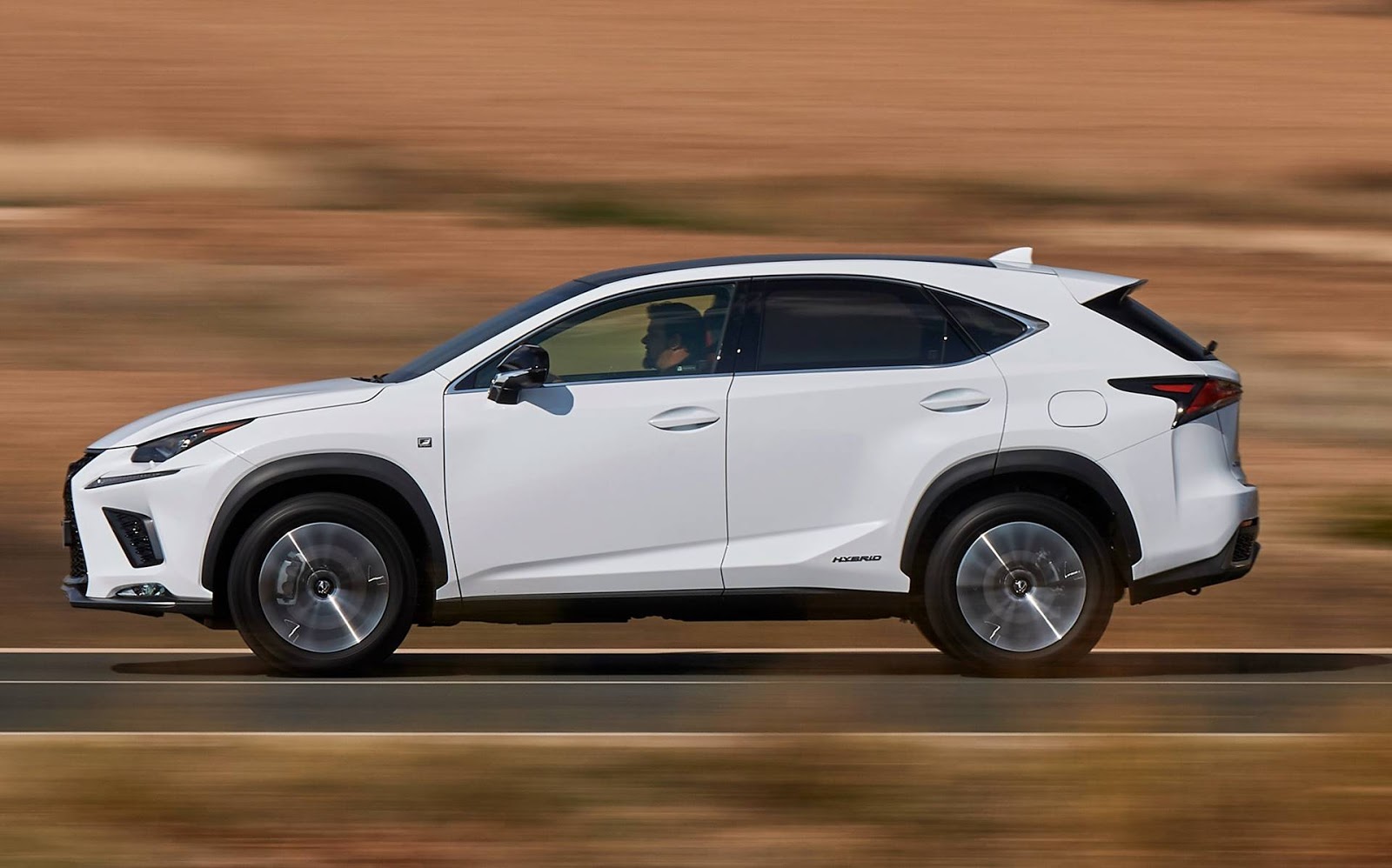 Lexux NX 300 2018: preço, detalhes, consumo - Brasil