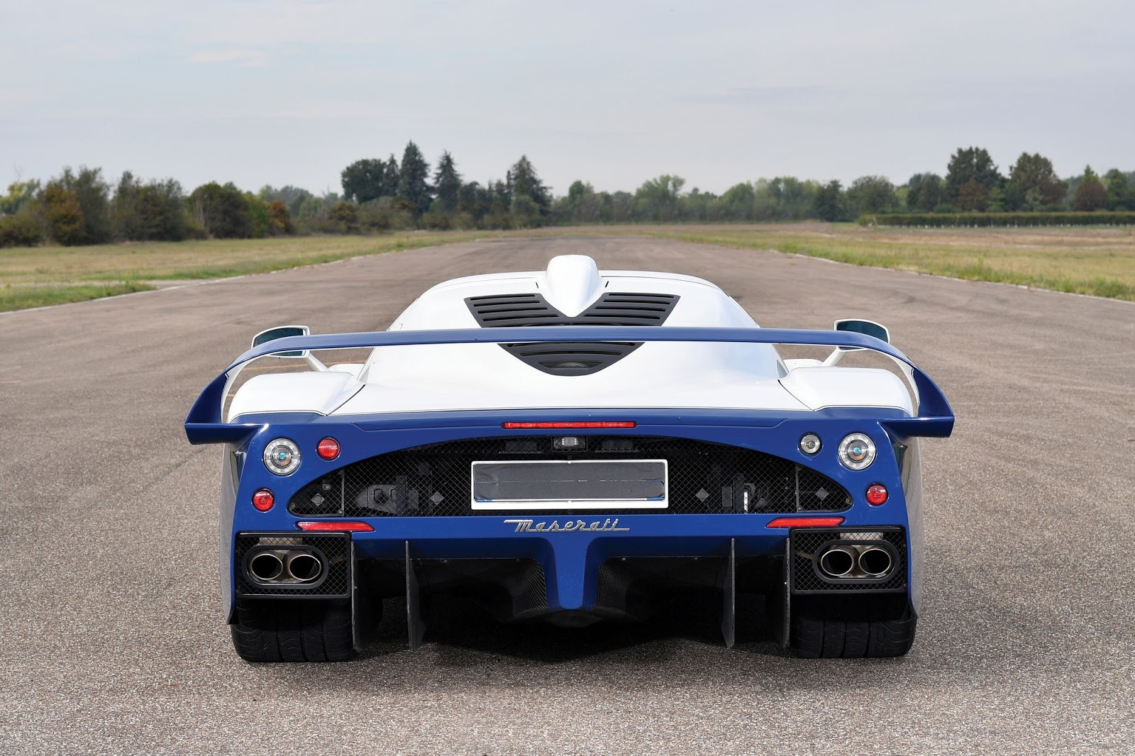 Stunning Maserati MC12 Bound For Auction Without Reserve - Types cars